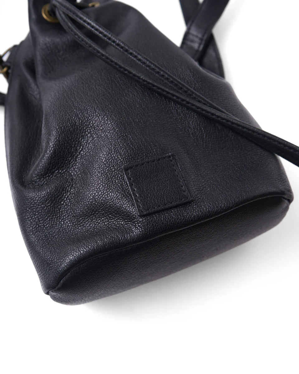 【refomed】CCU LEATHER "KINCHAKU" BAG / BLACK – Butterfly Clutch